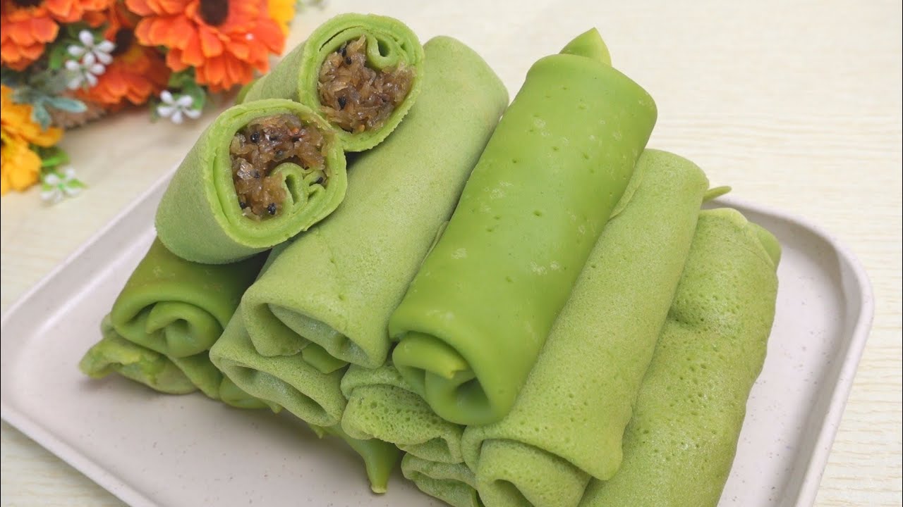 របៀបធ្វើនំស្លឹកតើយស្នូលដូង | Pandan Crepes with coconut filling - YouTube