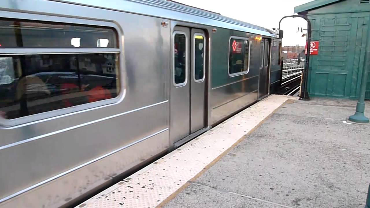 MTA NYCT Subway Bombardier R62A #1994 on the (7) Express Flushing bound ...