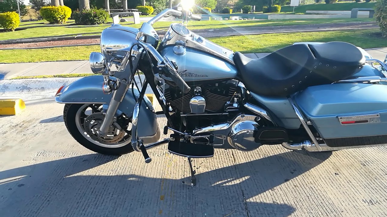 Harley davidson road king 2007 - YouTube