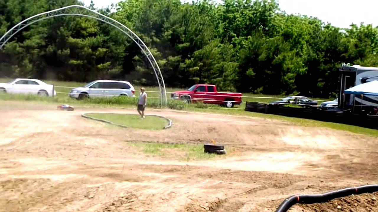 WALTON'S RACEWAY RC 5TH SCALE A MAIN ONE & TWO - YouTube