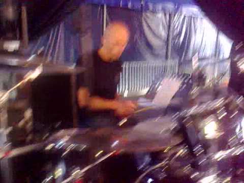 Nick Simms, soundcheck Switzerland 2007 - YouTube