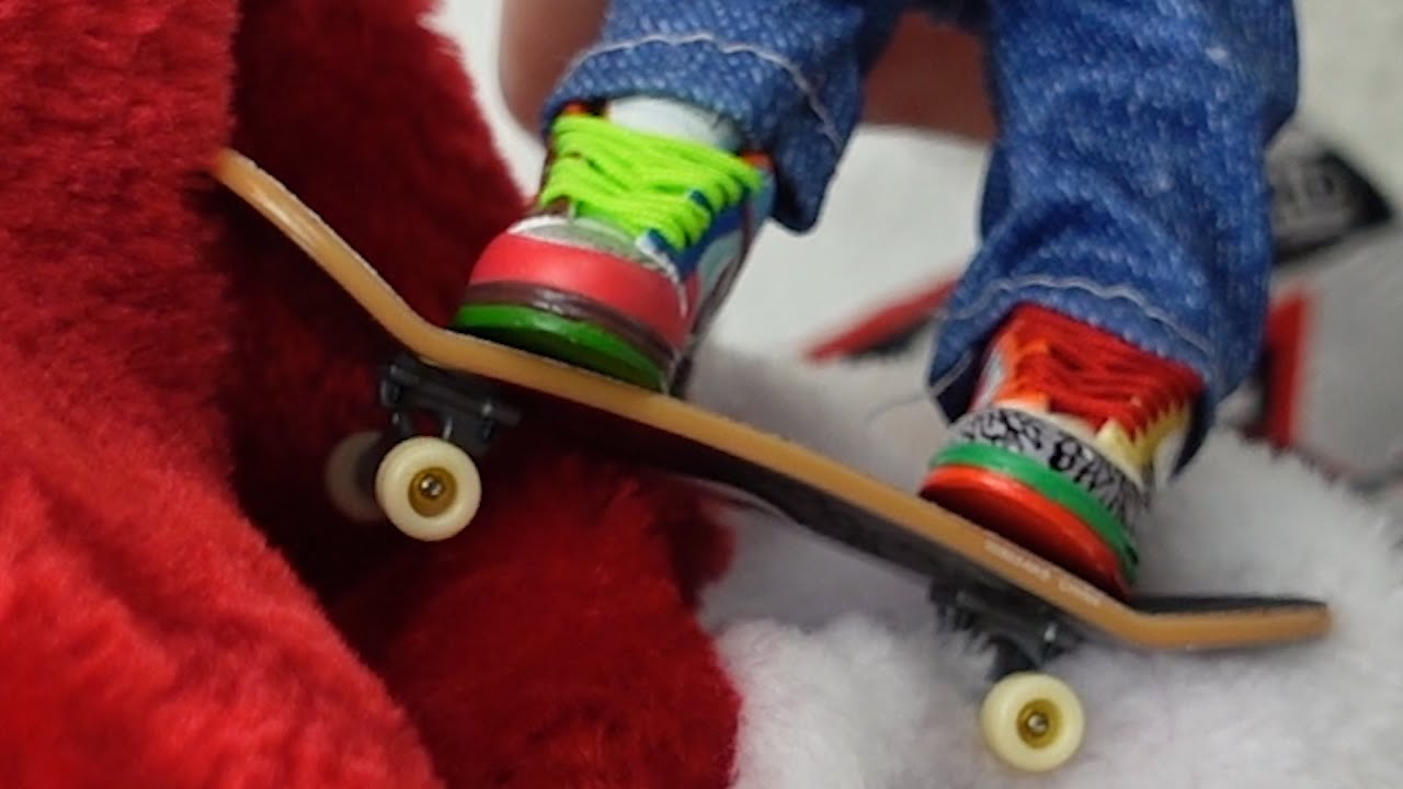 Finger Skateboard | New Skate Park | Christmas Finger Skateboarding ...