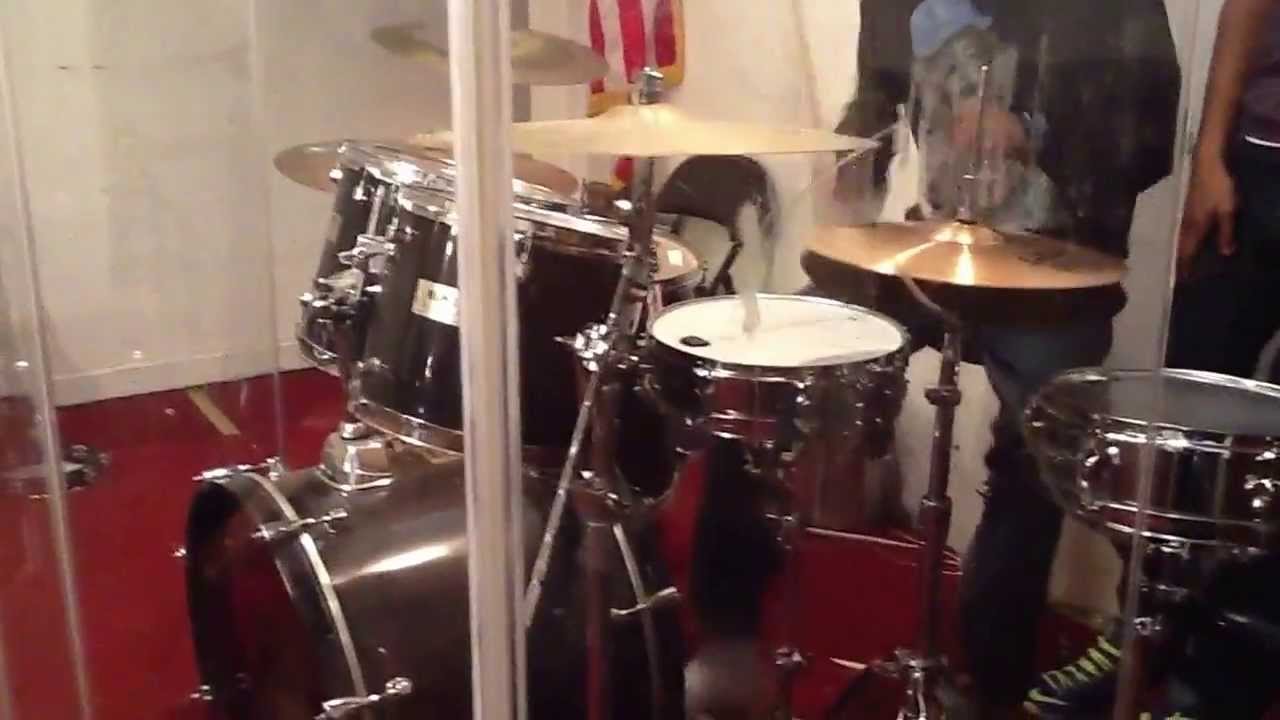 A Praise Moment @ PHP with Apostle William Richard Harrell Jr. - YouTube