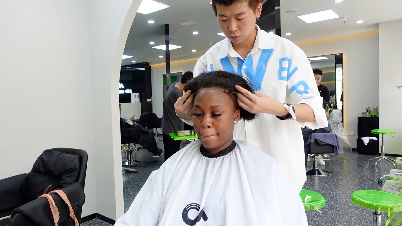 CHINESE HAIRSTYLIST ATTEMPTS TO INSTALL LACE WIG ON A BLACK GIRL😱🙆🏽‍♀️ ...