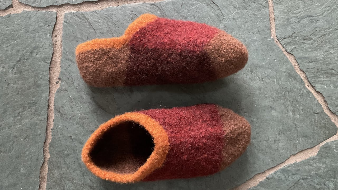 Knitting felted slipper on my bulky machine (SK150) - YouTube