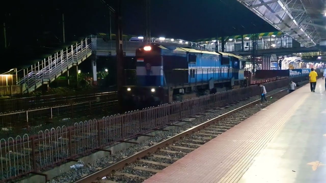 Thane railway station || 11027 dadar-pandharpur sf exp arrival || Alco ...