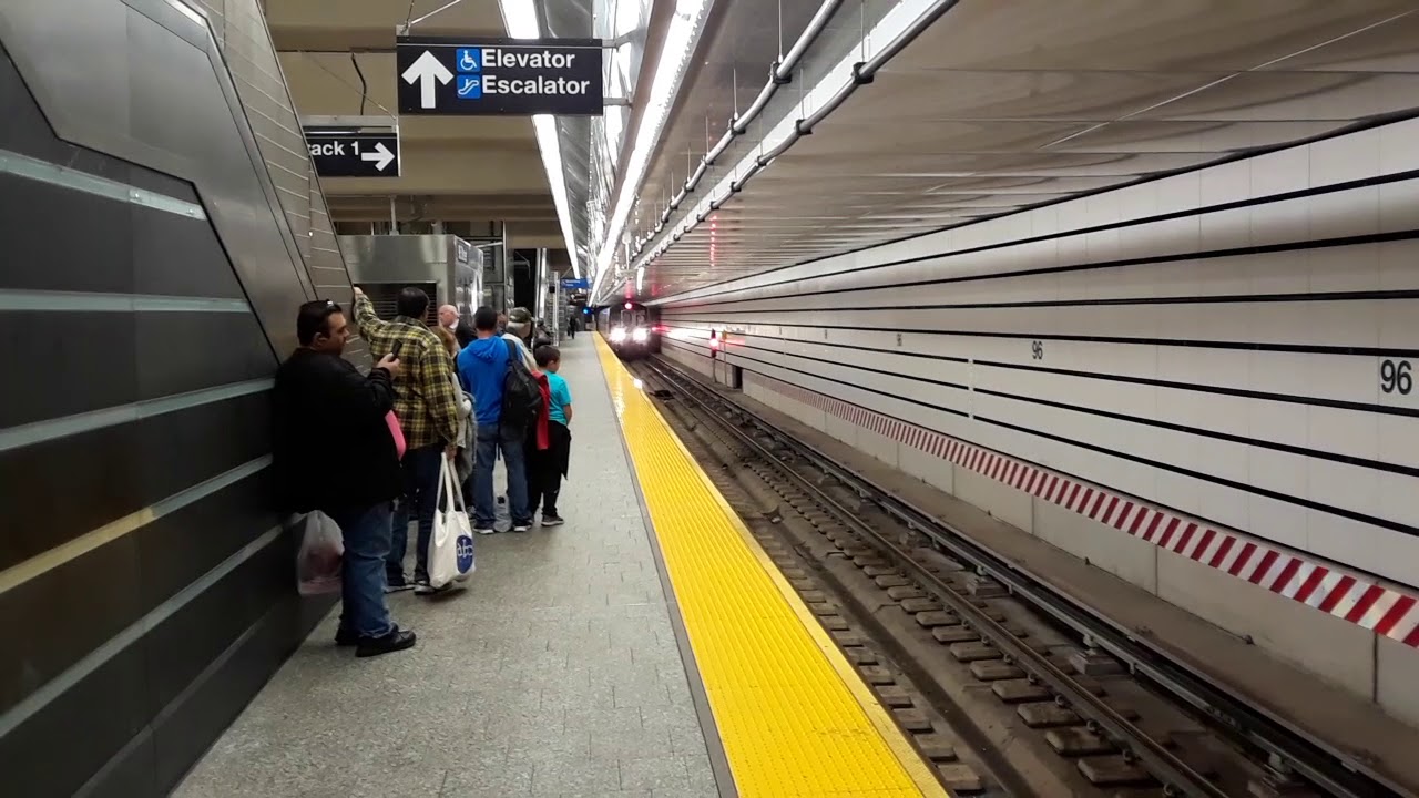 Mta Nyc Subway R160 Q TRAIN TERMINATES ON THE SECOND AVE SUBWAY AT 96TH ...