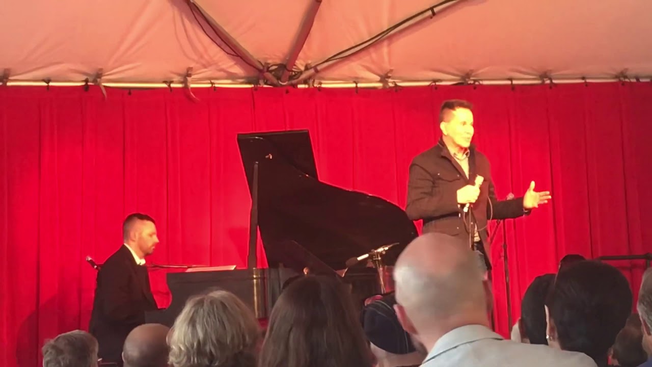 Davis Gaines sings “This is the Moment” - YouTube