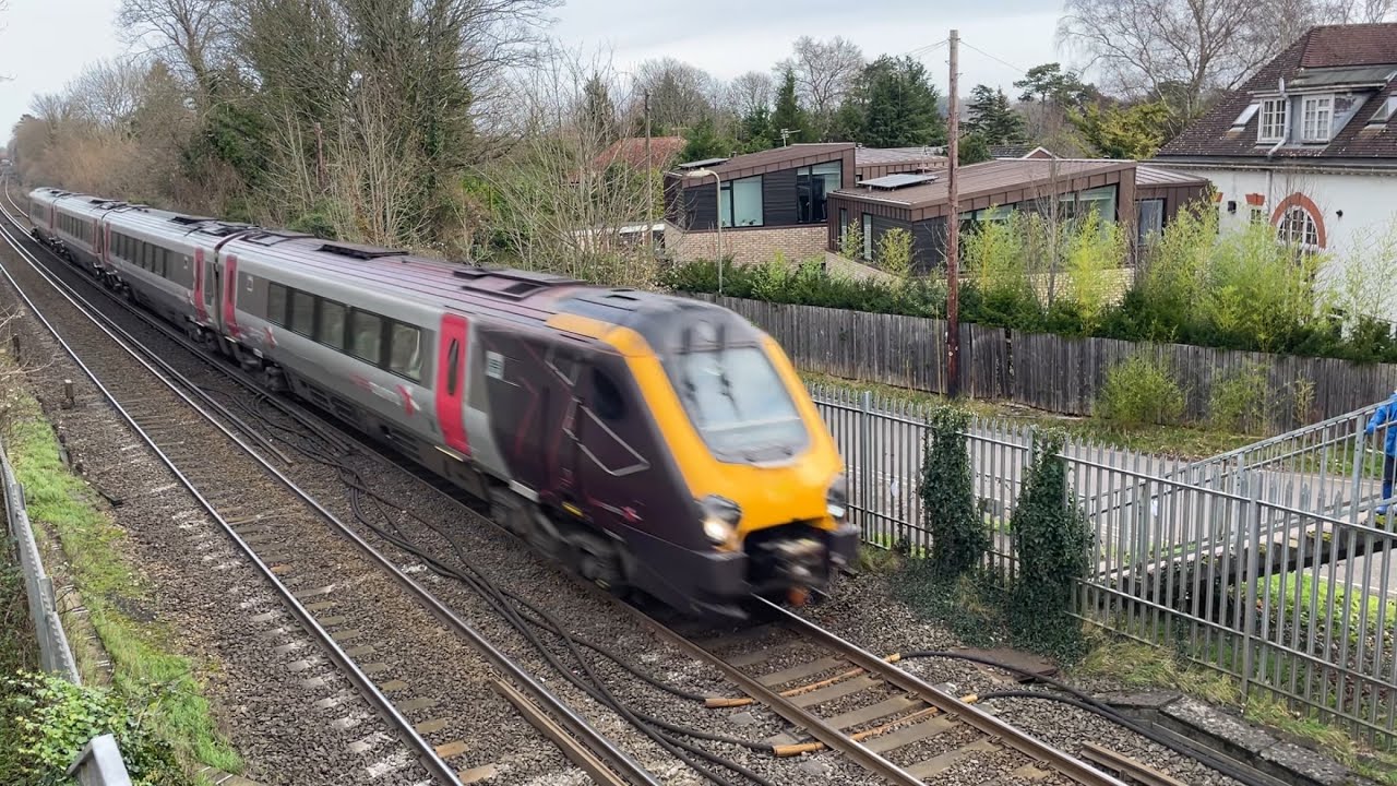Class 221 Voyager | 221140 | Cross Country - YouTube