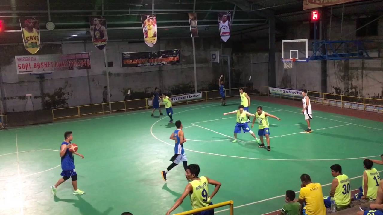 Flying Wheel Basketball "VetA vs VetE" 290716 - YouTube