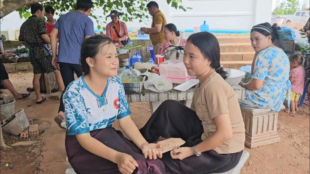 hnub no kuv niam kuv txiv lawv sawv daws tuaj zoo siab kawg - YouTube