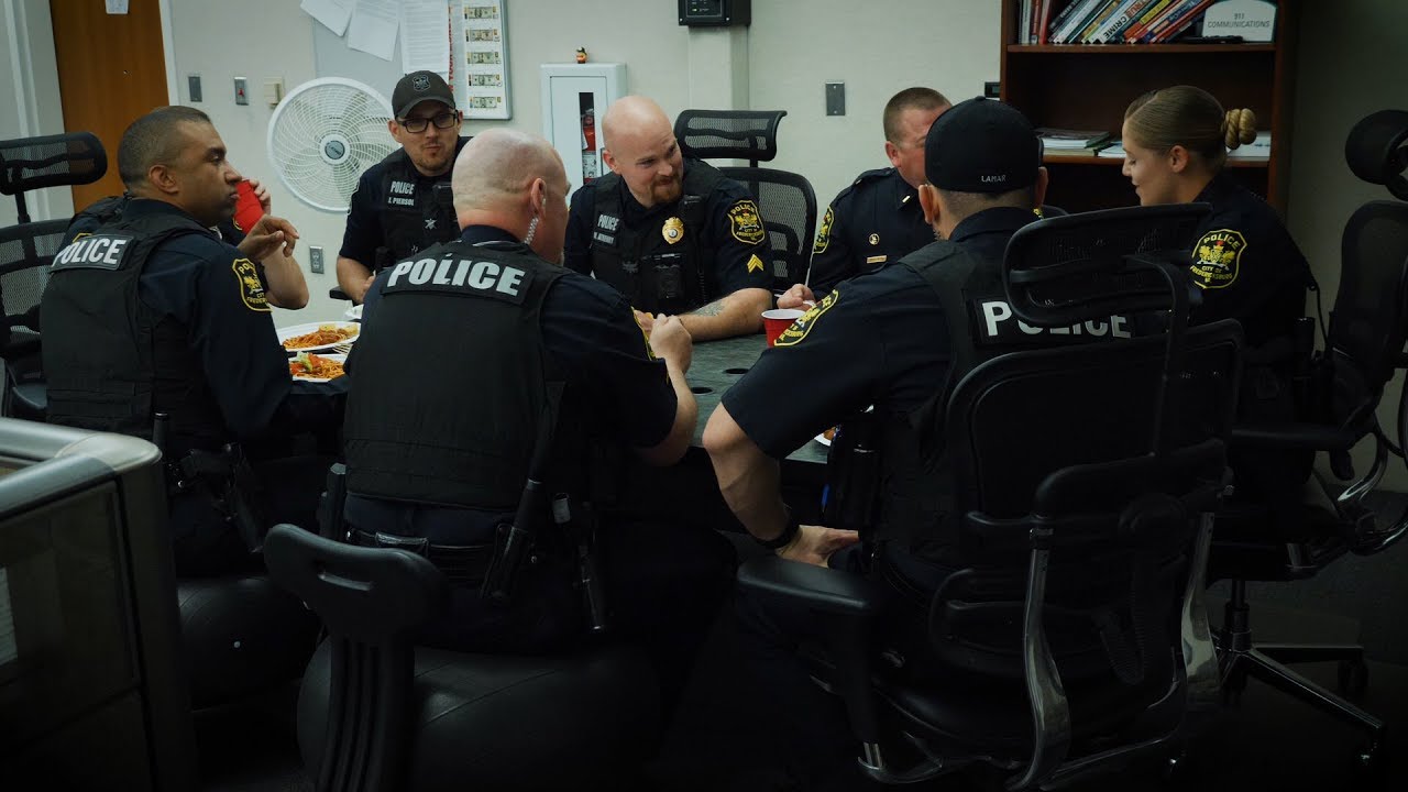 Fredericksburg Police Department - Sunday Dinner - YouTube