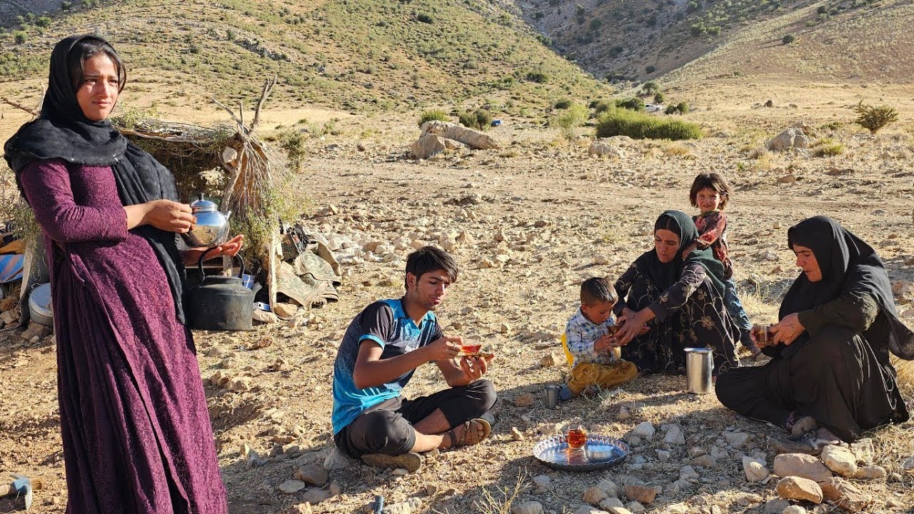 Farhanaz's sister's secret love for Mehdi, the builder of the Zolfa hut ...