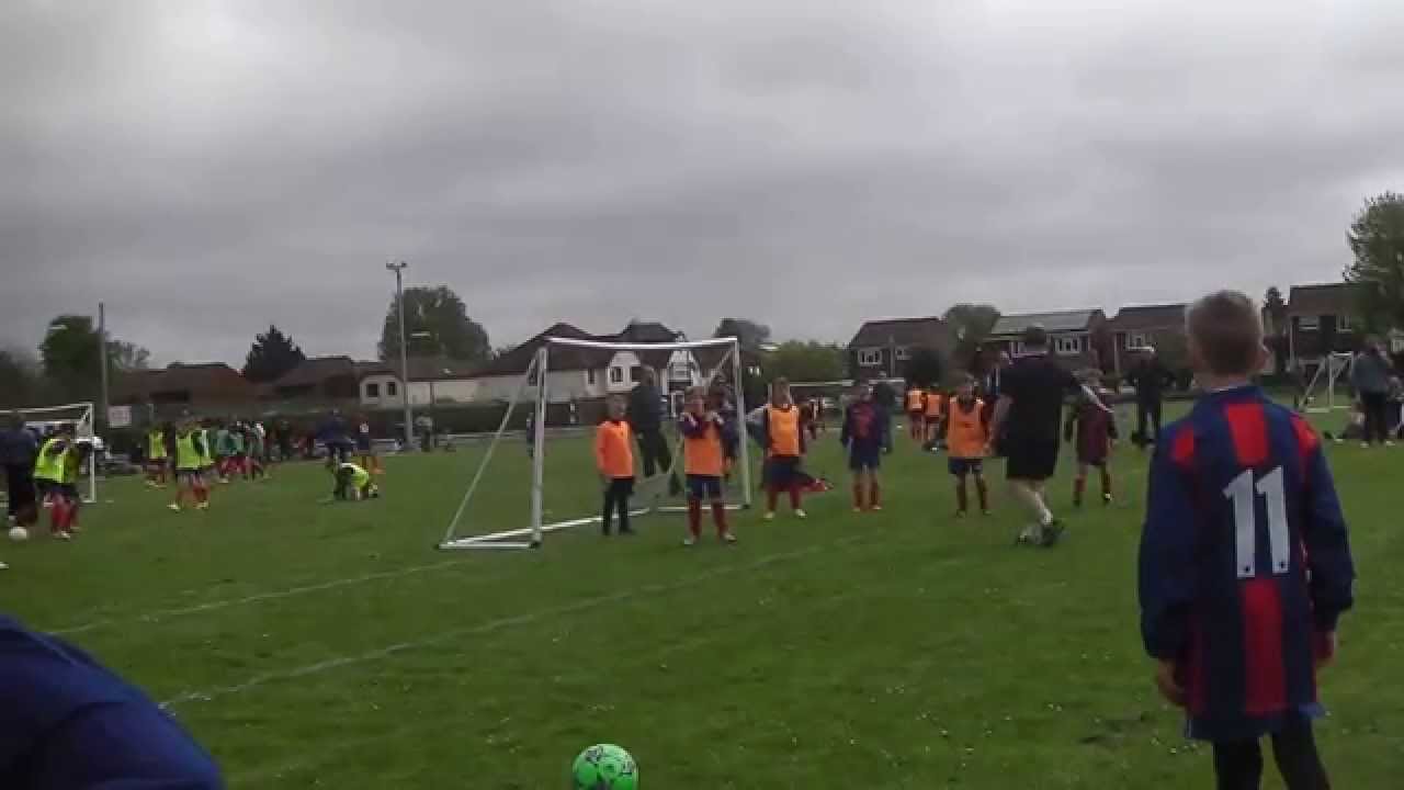 Sam's free kick for Barnham Trojans - YouTube