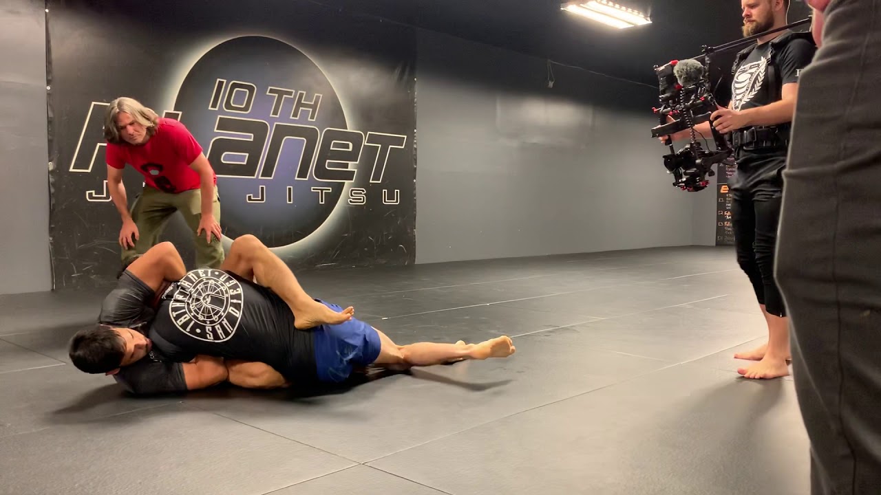 Mike John Vs. Victor Medina - YouTube