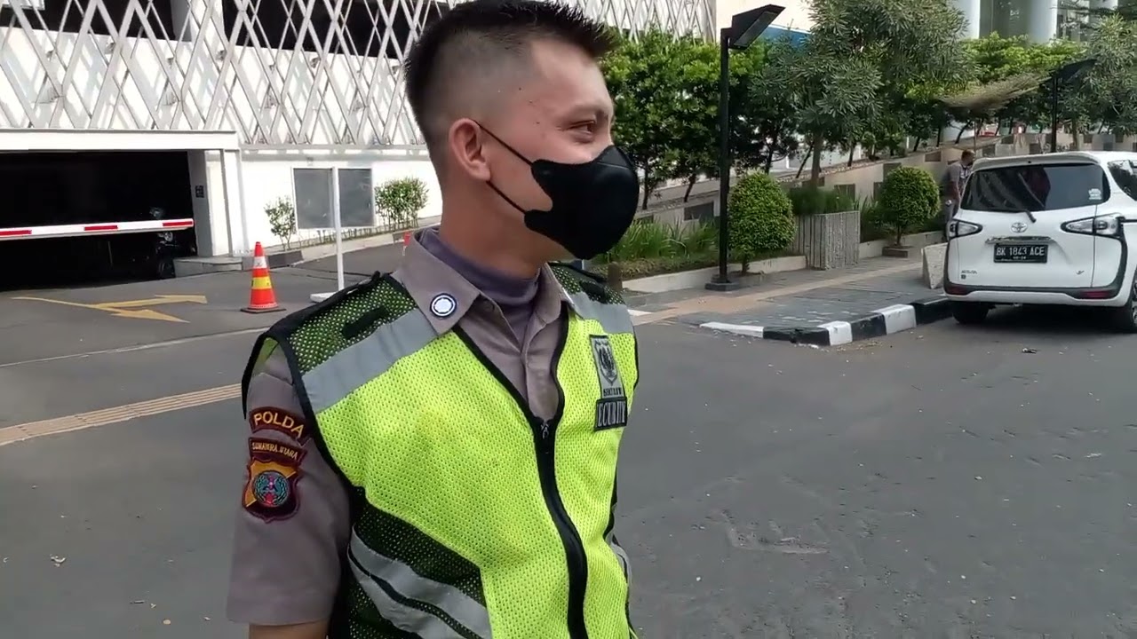 PETUGAS SECURITY SELALU SIAP SIAGA|| PREMIUM GUARD. - YouTube