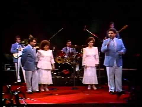 Perrys. Group Introductions. 1988. (God's Little People). - YouTube