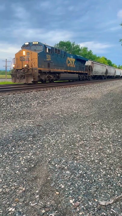 CSX Taking Its Sweet Time 😴 - YouTube