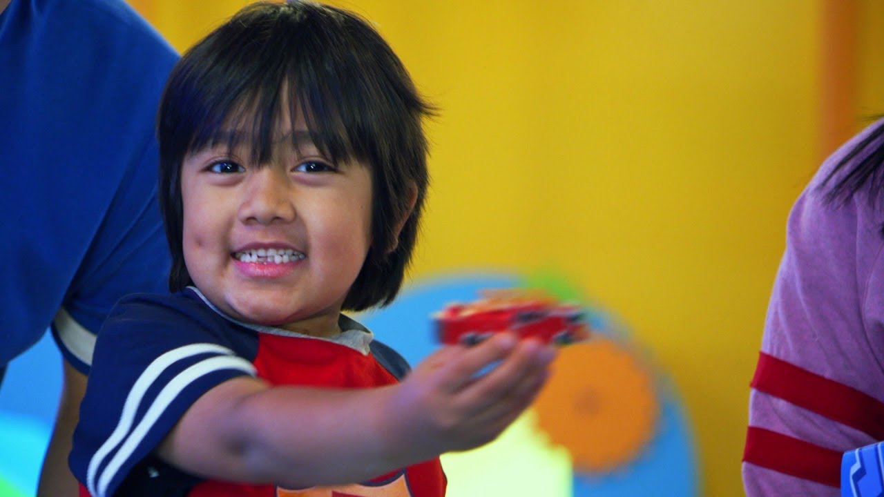 Ryan's Fiery Playdate/Ryan's Crafty Playdate - YouTube