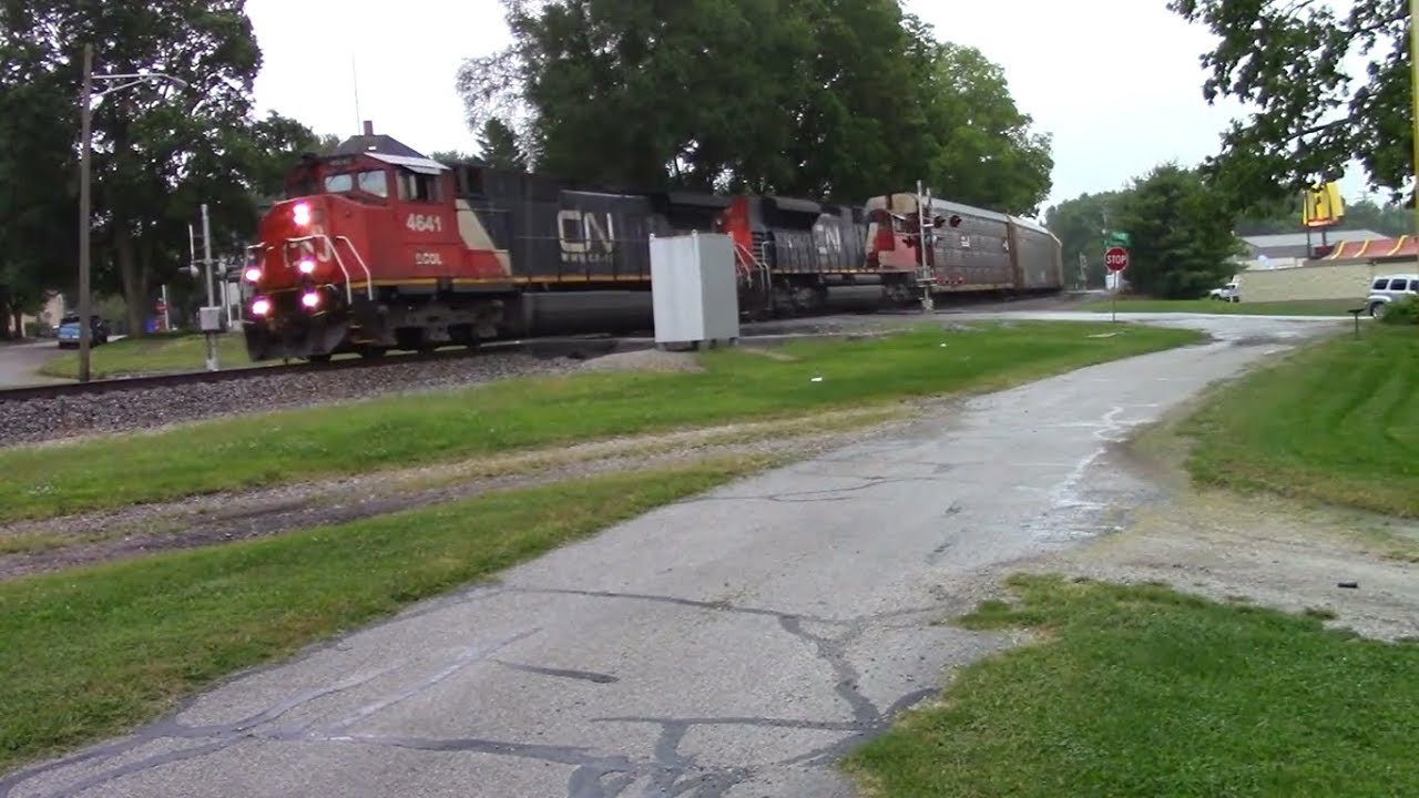 CN BCOL 4641 and CN 8023 at Franklin Street in Delphi, Indiana - YouTube