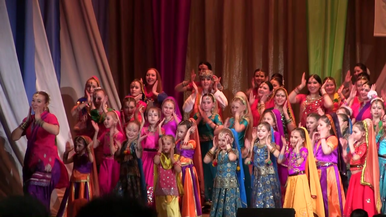 Bollywood Flashmob -indian dance studio Sarasvati, Chelny, Russia - YouTube
