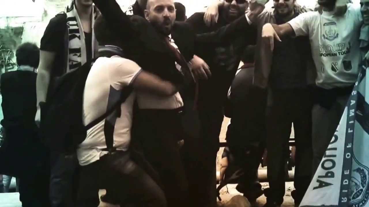 Apollon fans at Fontana di Trevi! Look what happened to an Italian ...