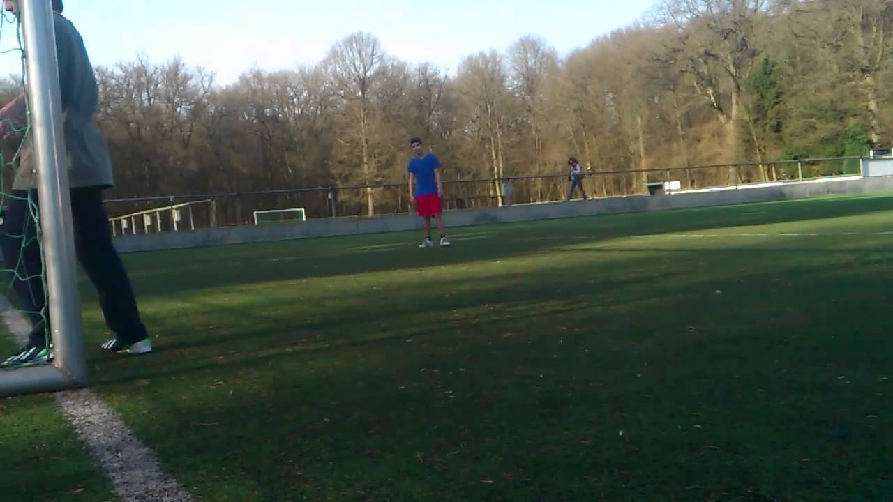 Ball In Fresse Wini Wölbert :p :) - YouTube