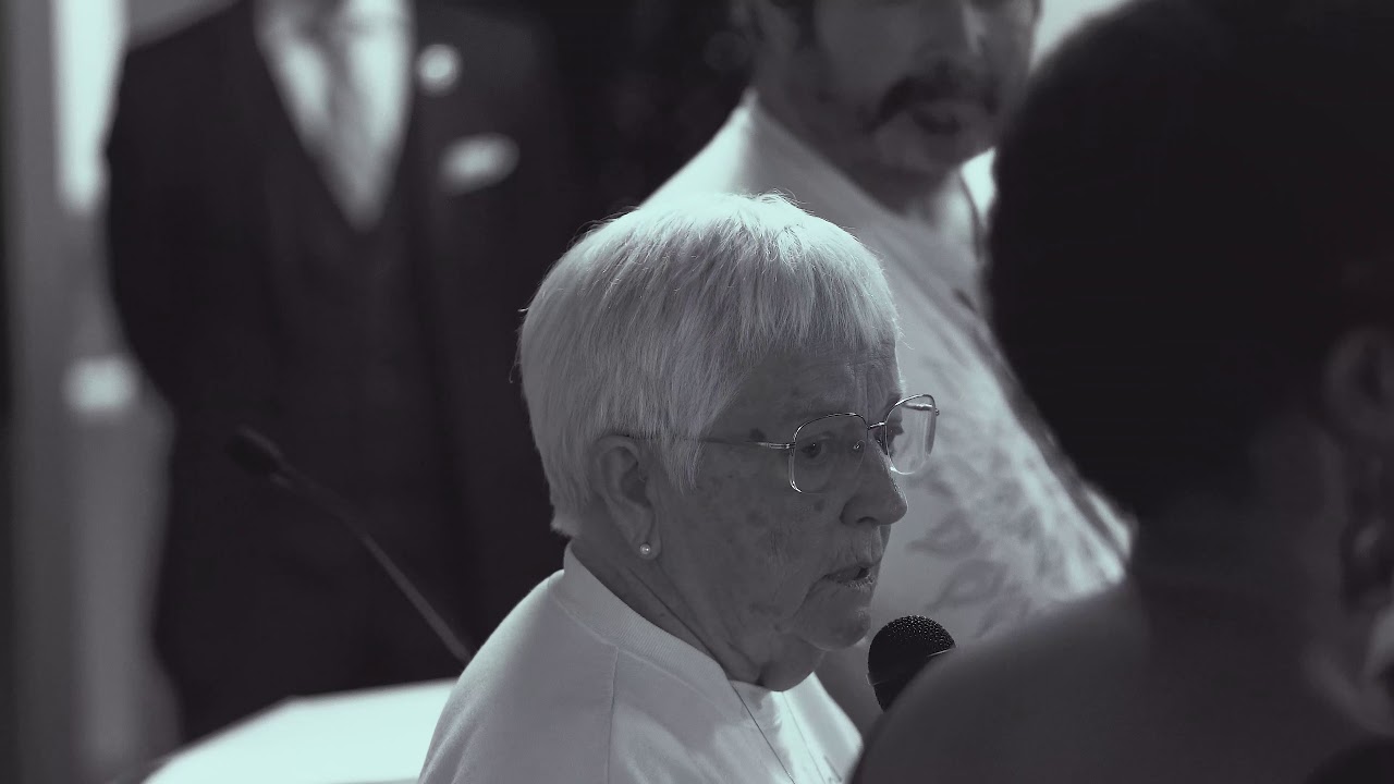 Jane Elliotts brown eye blue eye experiment Sandiego - YouTube