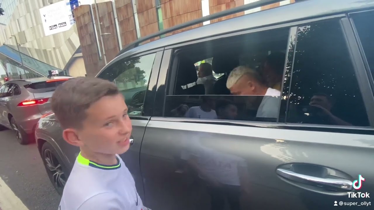 R9 Richarlison 🇧🇷 #shorts - YouTube