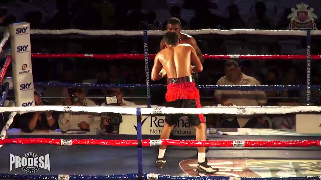 Leyman Benavides vs Byron Castellon - Nica Boxing Promotions - YouTube