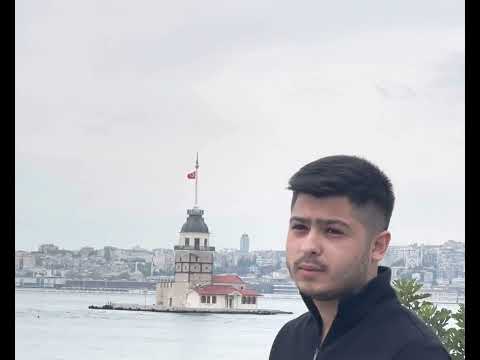 Məni möcüzəylə gözləyən qadın.