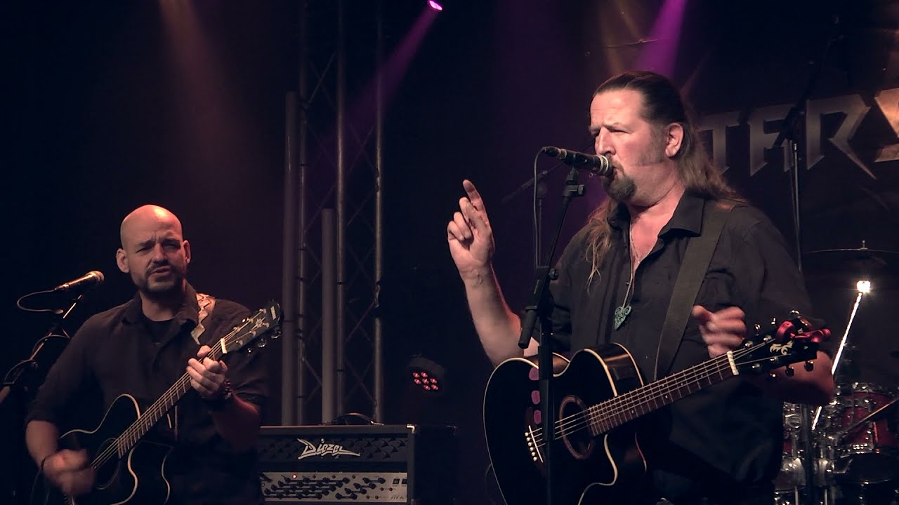 Tenacious D - Roadie. Live Acoustic Performance by Tenacious B - YouTube