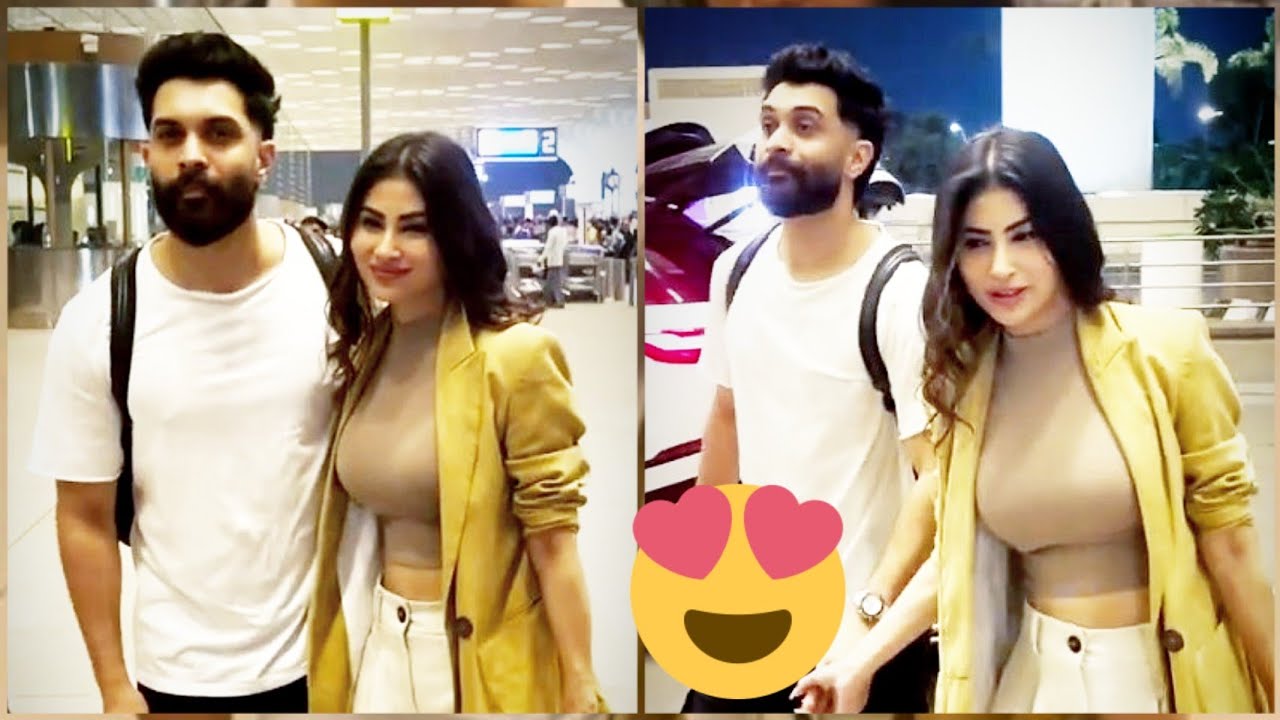 Moni Roy looking beautiful 🤩 ️@zoombollywood52 - YouTube
