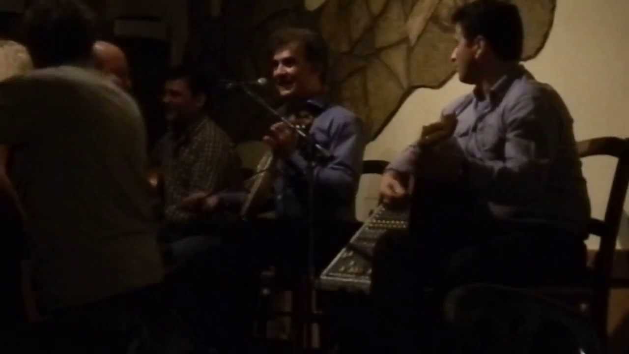 Μανώλης Αλεξάκης - Νύχτα σκοτάδι και βροχή - Συρτά - YouTube