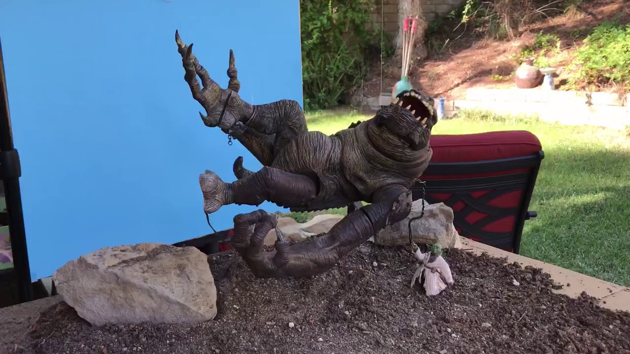 Mitchel Wu Toy Photography: Yoda Levitating Rancor Behind the Scenes ...