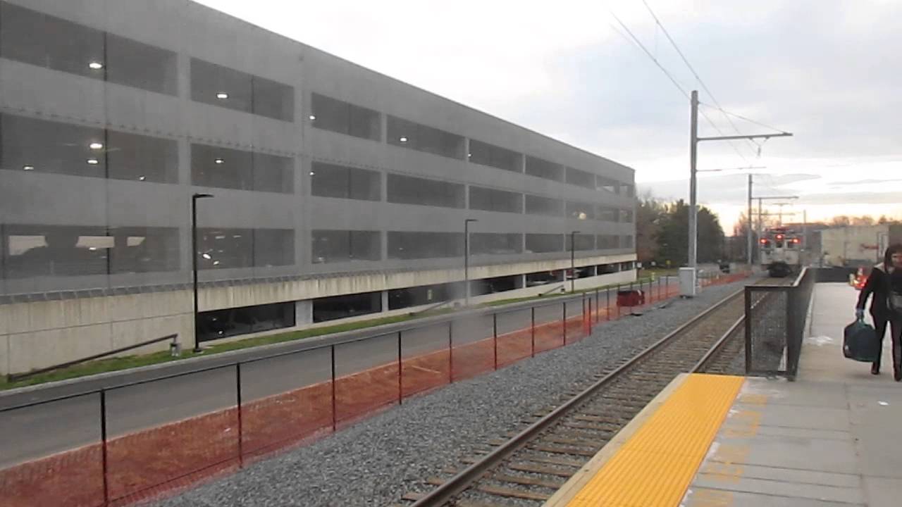 NJ Transit Princeton Dinky Departing New Princeton Station - YouTube
