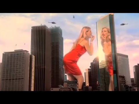 Giantess in Australian Film Awards Commercial