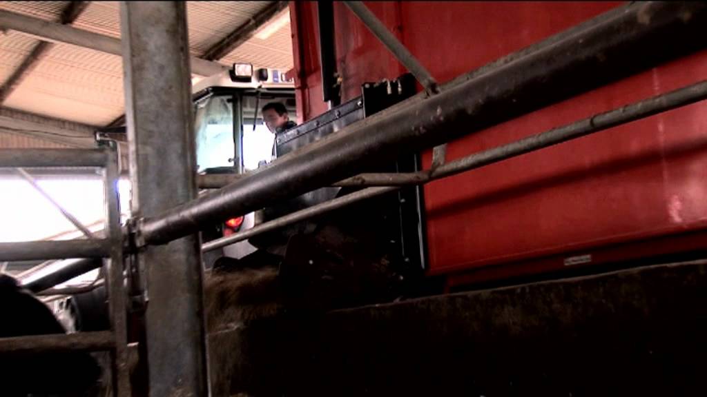 Abbey Machinery 's Vertical feeders and paddle feeders or feeder wagon ...