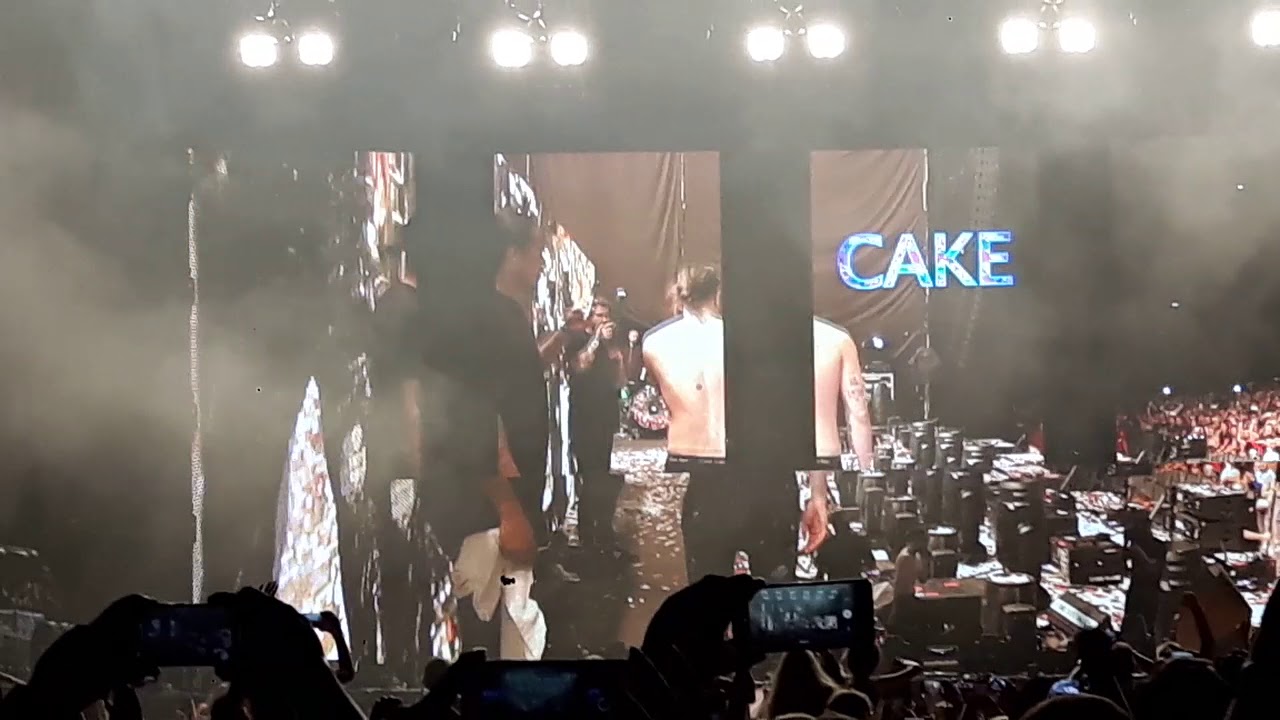 STEVE AOKI - CAKE FACE FULL VIDEO Music Power Explosion 2018 Wrocław ...