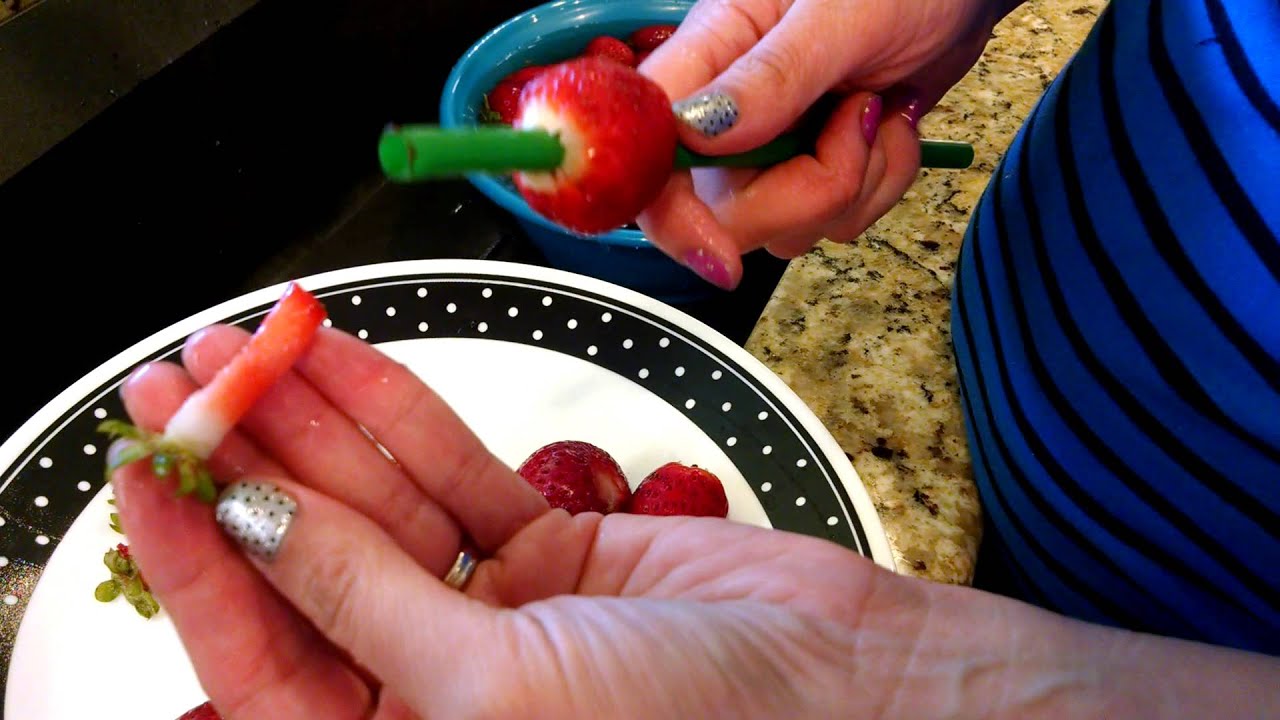 How to core a strawberry with a straw #KitchenHack - YouTube