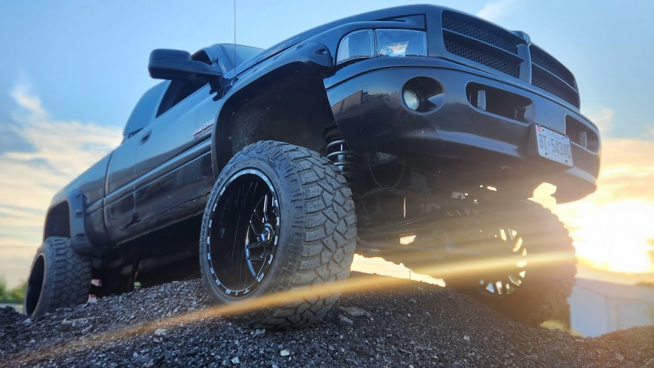 It's not a pavement princess aight?!? - YouTube
