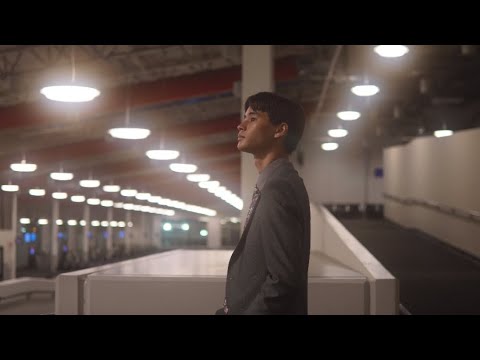 ALONE BY MYSELF AT THE LOS ANGELES AIRPORT | VLOG #406 - YouTube