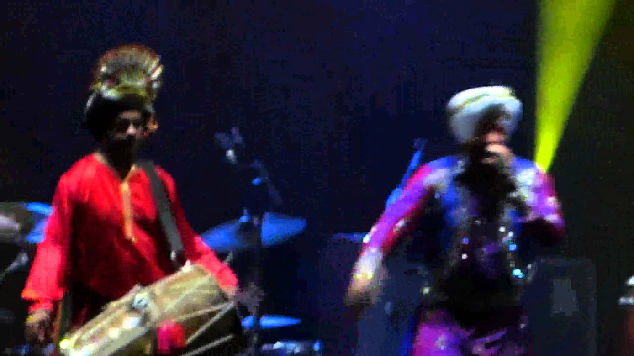 Malkit Singh - Nach Billo - Live Performance - Hammersmith Apollo.avi ...