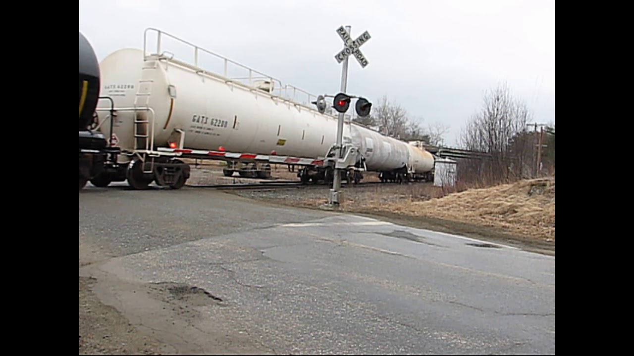 Westbound Guilford Rail Freight Train Wendell MA 3/12/06 - YouTube
