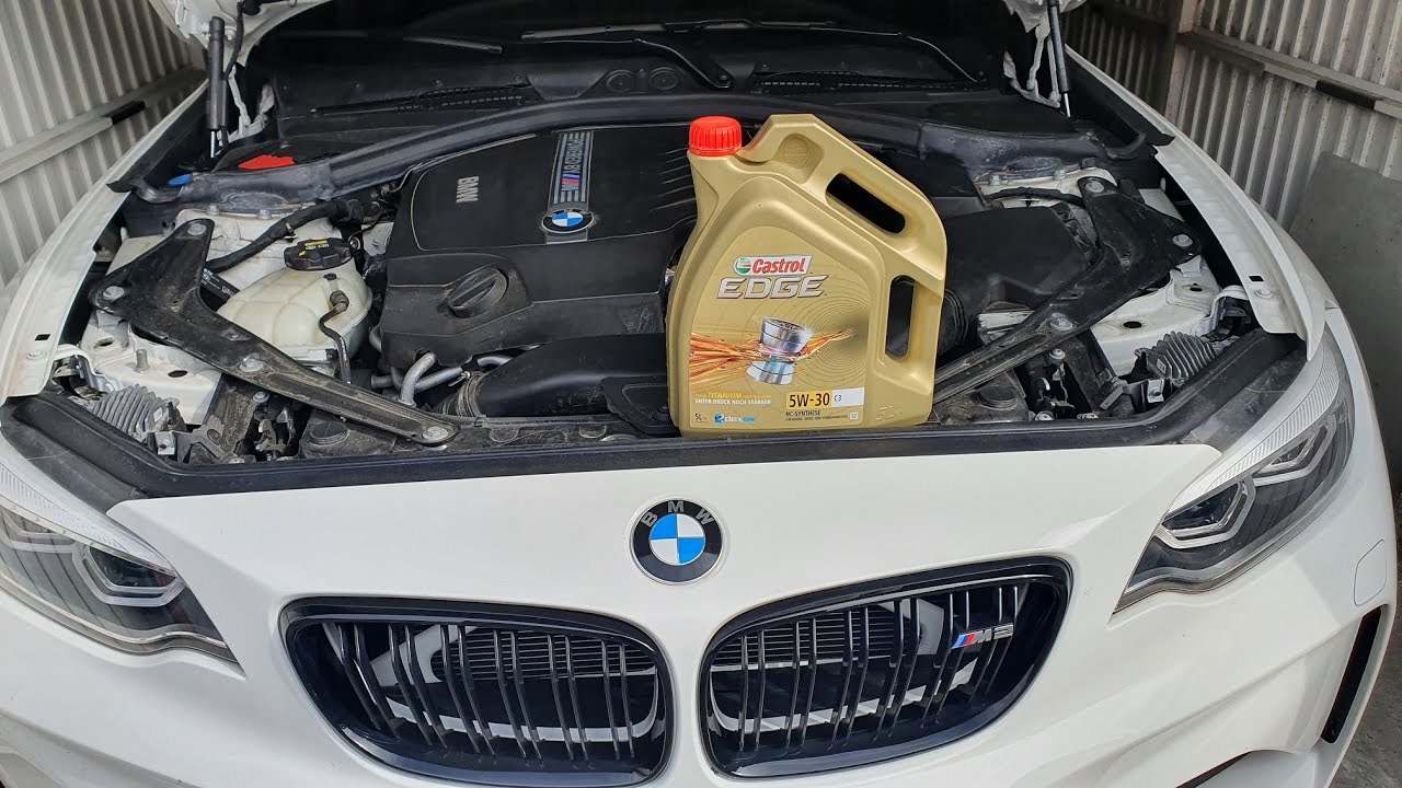 How to choose the correct engine oil for your car - YouTube