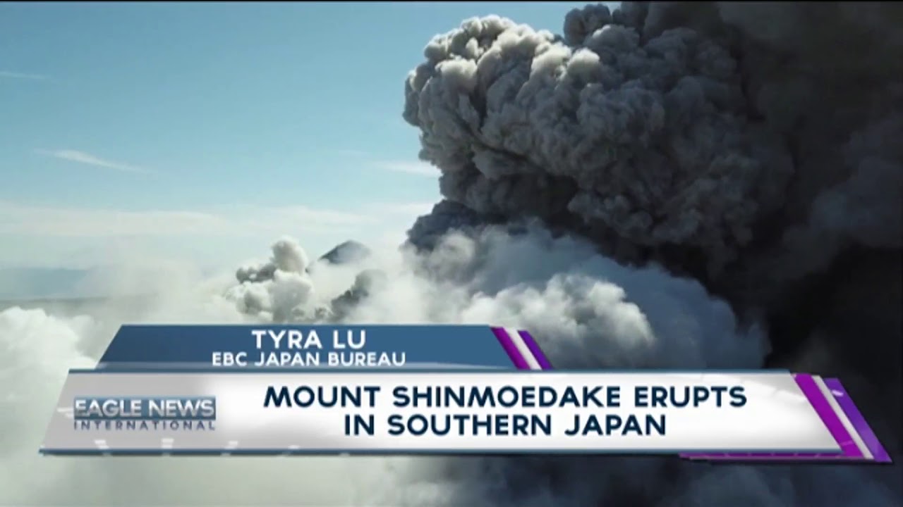 Mount Shinmoedake Erupts in Southern Japan - YouTube