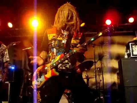 T.M. Stevens Solo Bass Socialibrium - Paris - YouTube