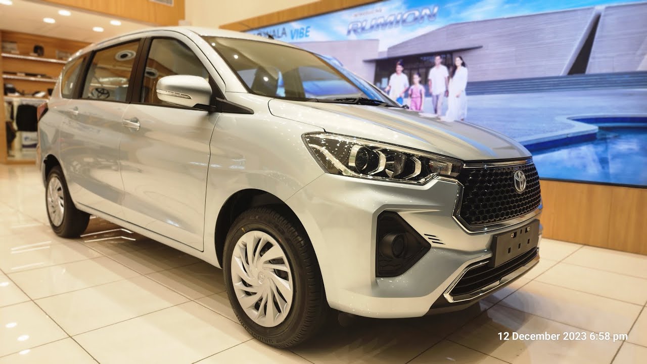 RUMION S MT SILVER 2024 / WALKAROUND @ToyotainIndia - YouTube
