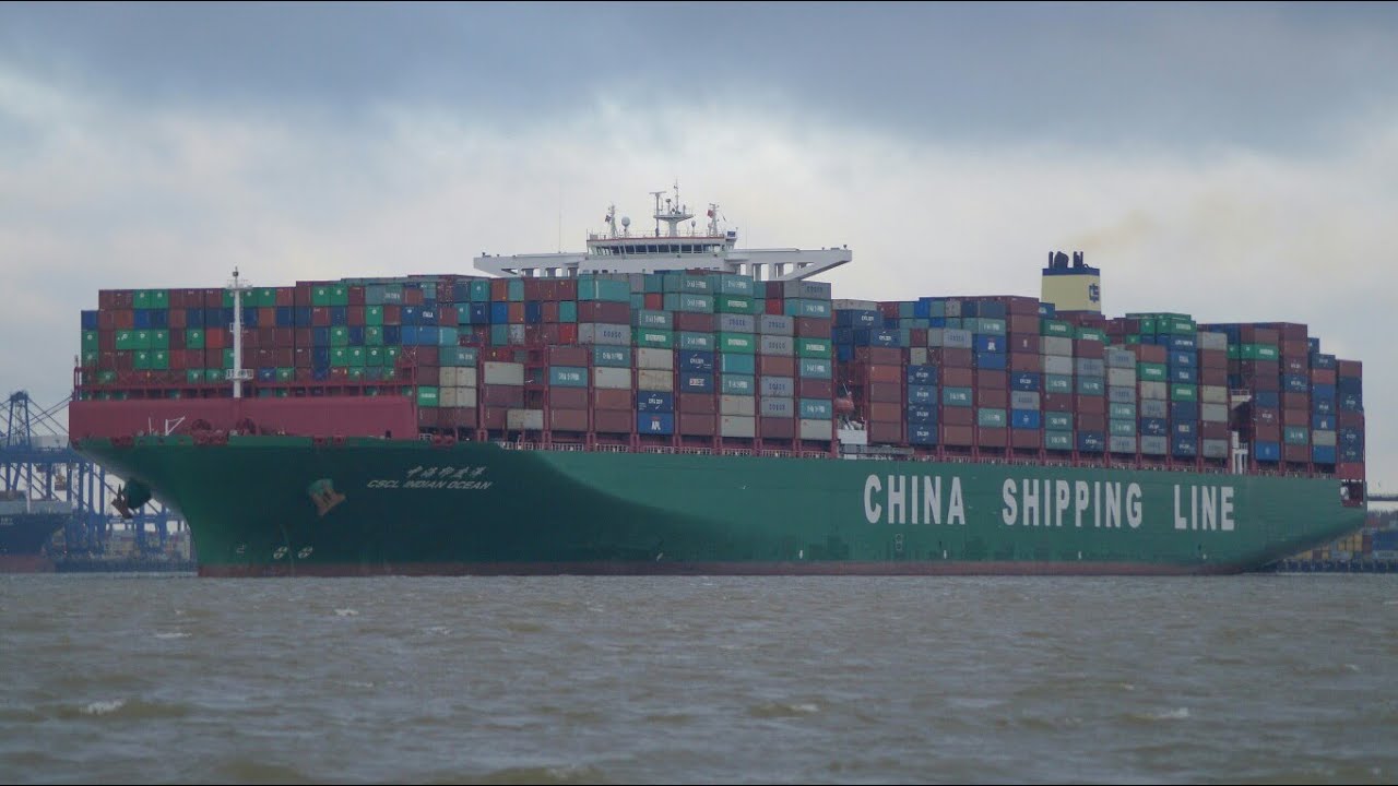 400m length CSCL INDIAN OCEAN departs port of felixstowe 29/11/17 - YouTube