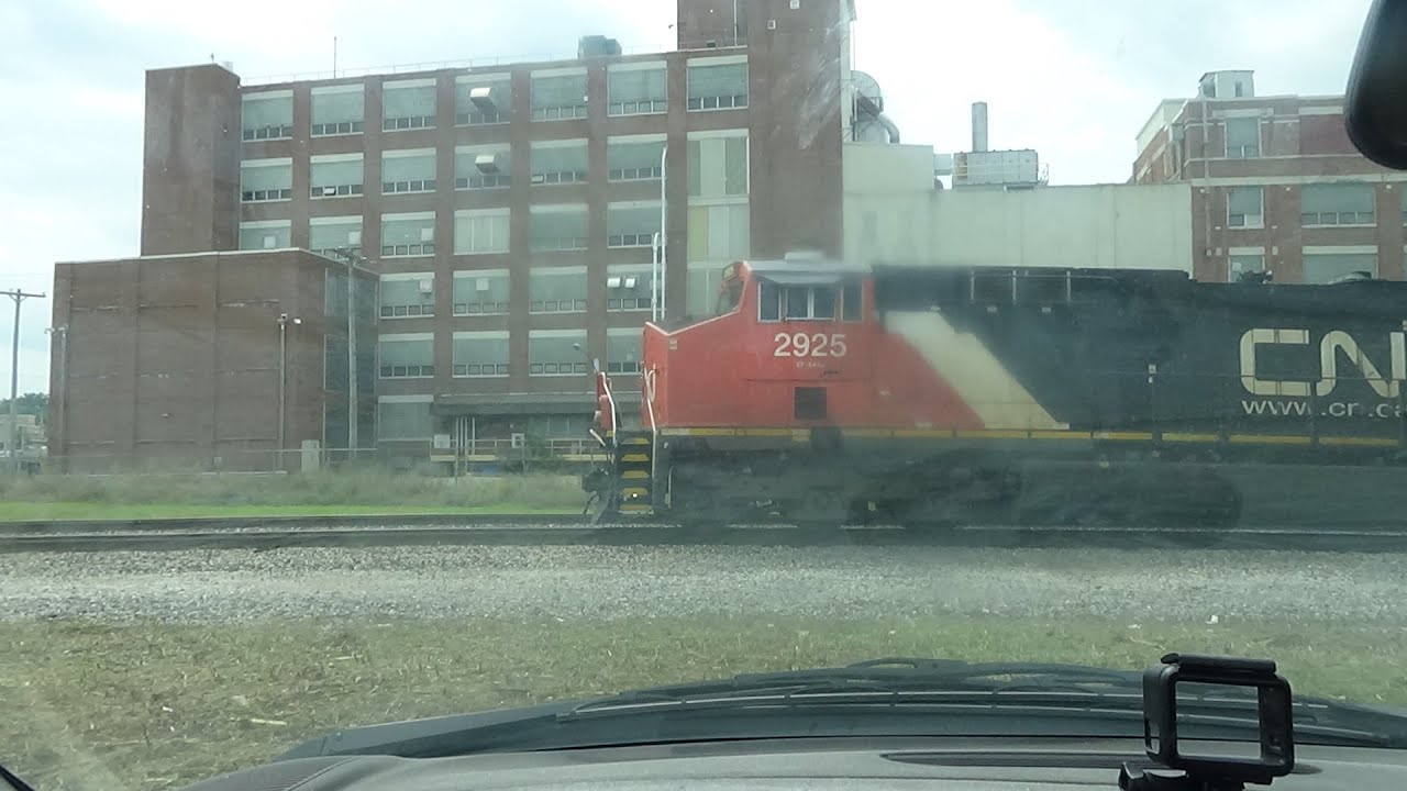 CN 2925 & 3036 Rolling Eastbound With CN 3280 As DPU Through Battle Creek Michigan 7/28/21 - YouTube